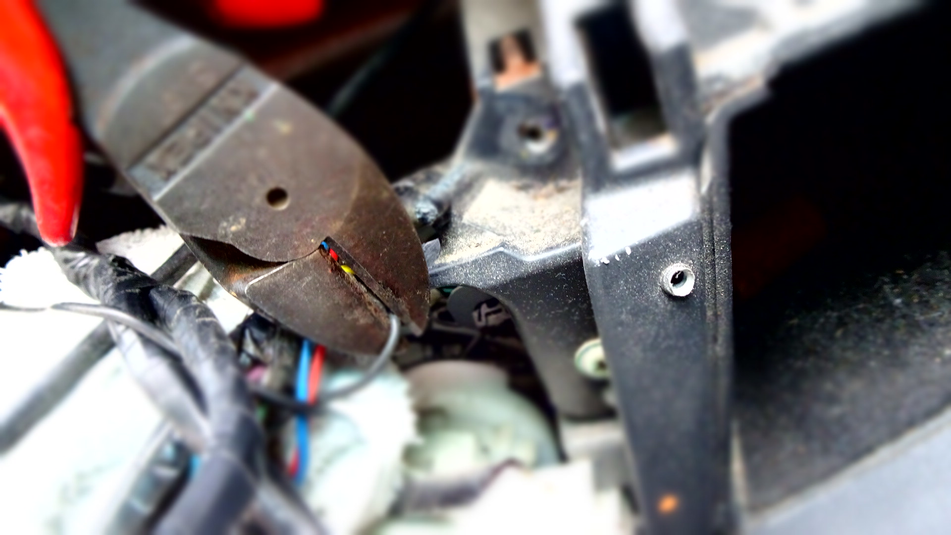 Toyota Hilux Grom Bluetooth BT3 kit | Cushie Audio